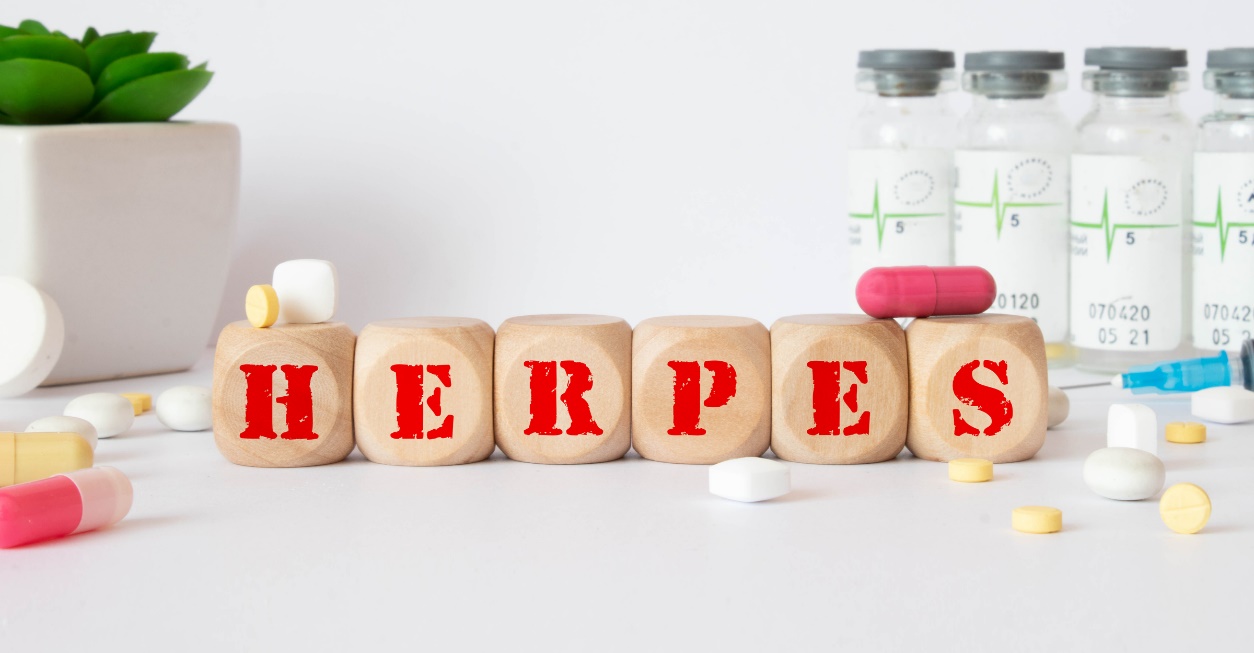 Herpesul genital: cum arată și ce simptome are? Metoda de prevenire ...