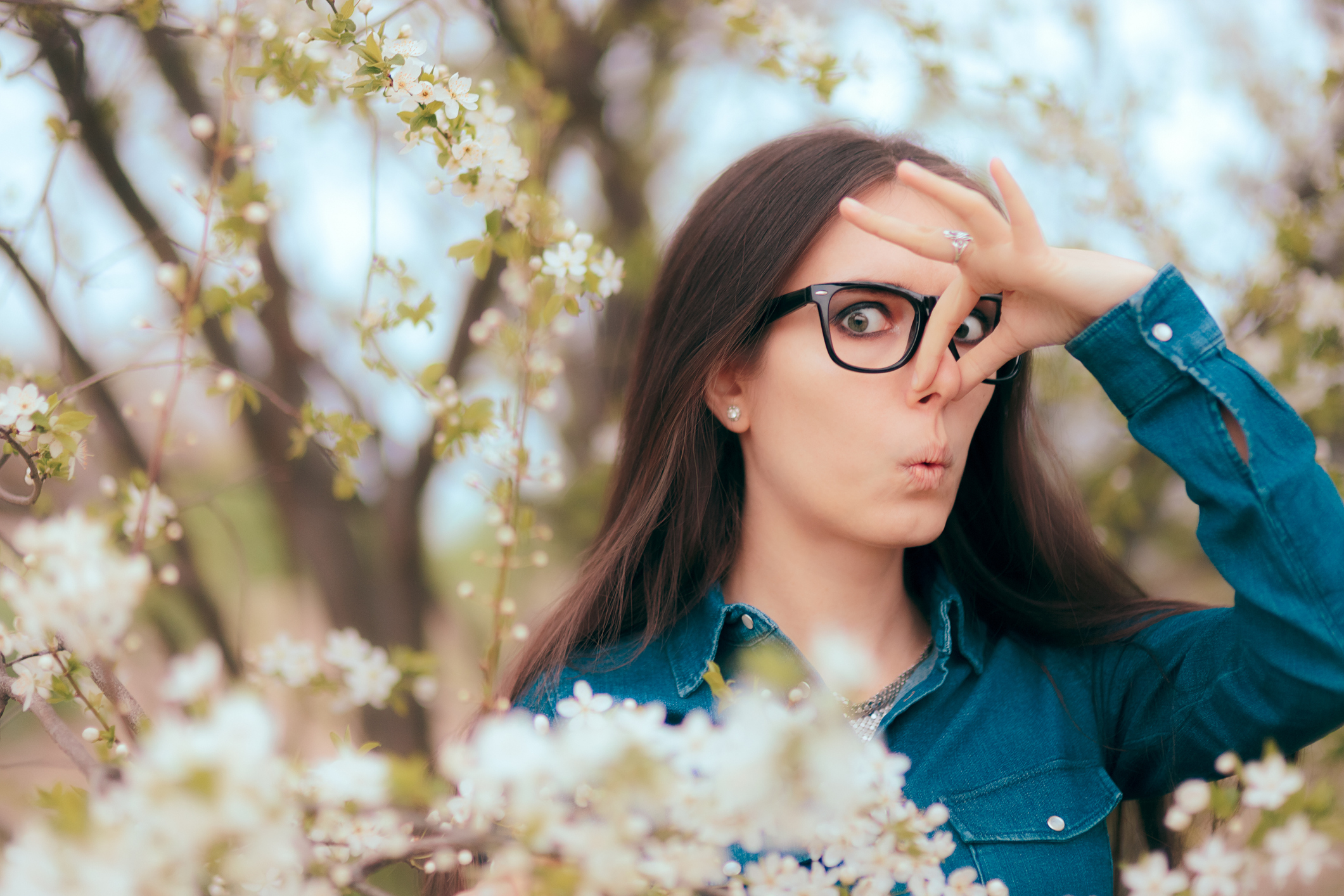 Febra fânului: ce este rinita alergică sezonieră și care sunt ...