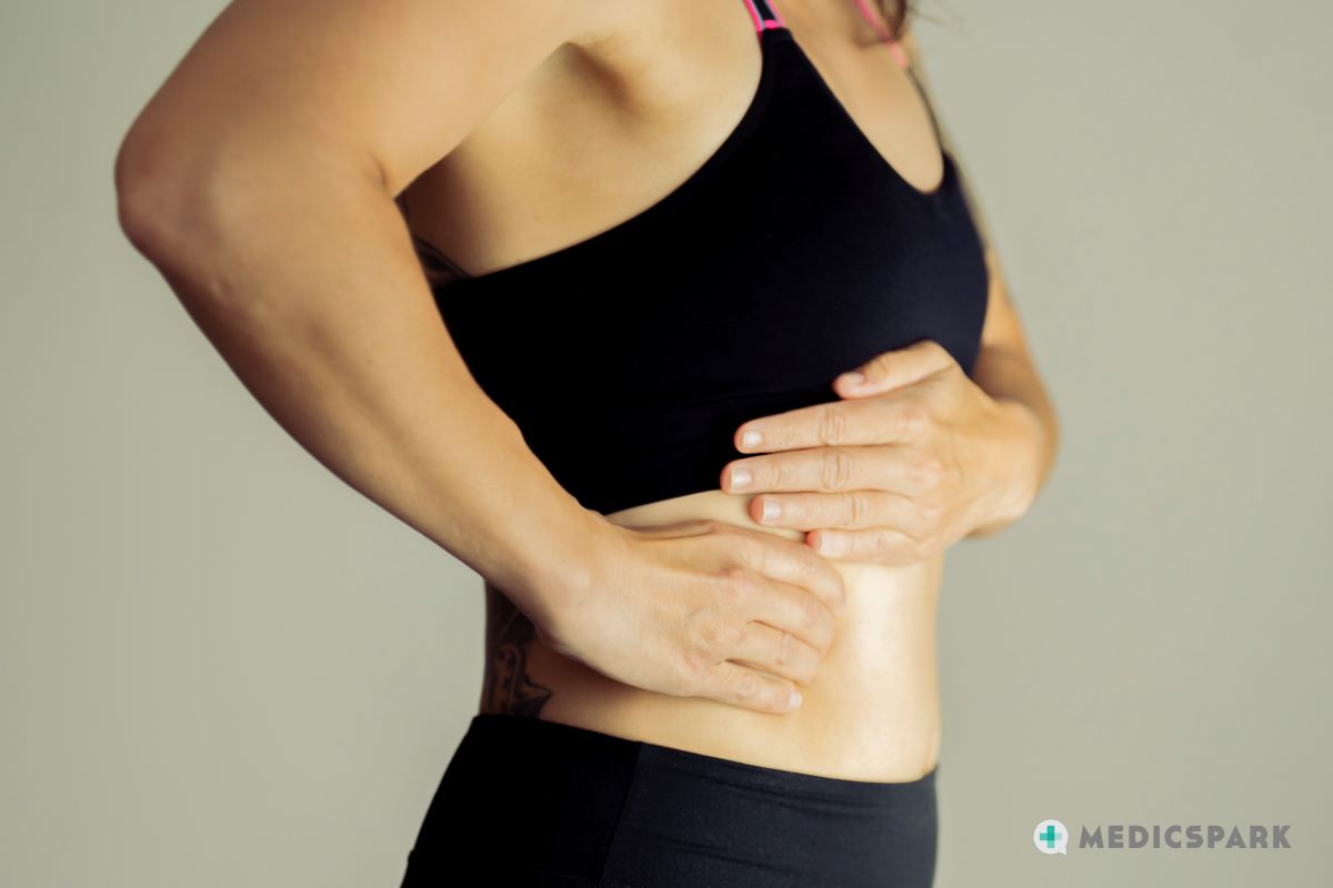 Durere sub coasta dreaptă. Ce ne spune durerea? - simptom - MedicSpark.ro